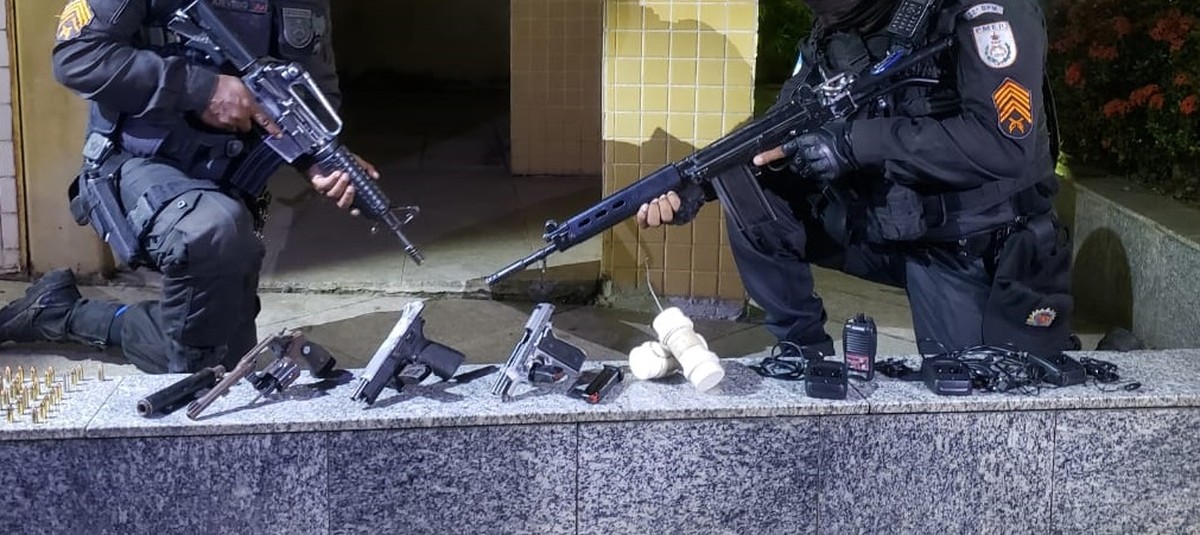 Homem é Preso Após Ser Flagrado Em Uma Casa Com Pistolas E Granadas