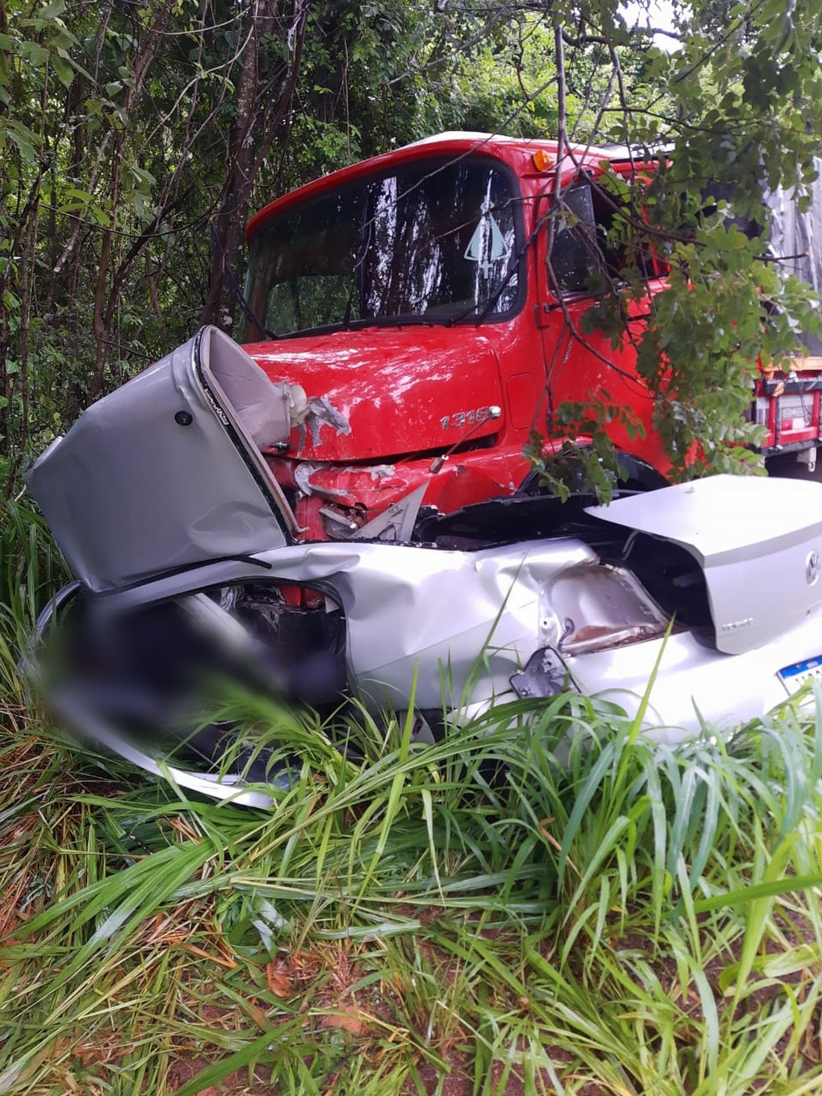 Motorista De Carro Morre Após Colisão Com Caminhão Na Br 251 Ele