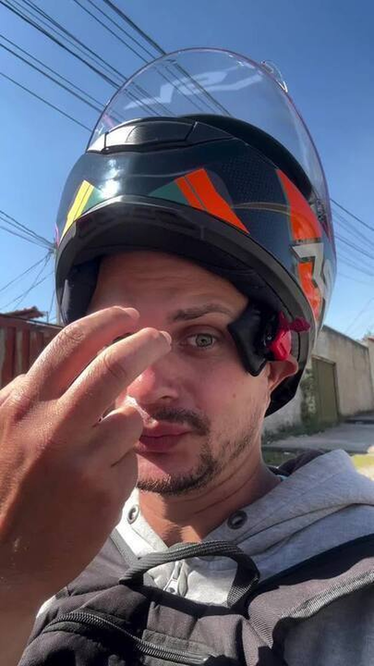 'Camponesa do mototáxi': conheça jovem que conta histórias de ...