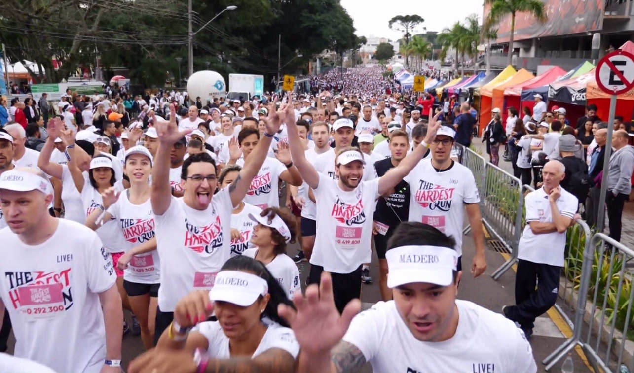 Ex-jogador de vôlei Giba participa do lançamento da The Hardest Run ...