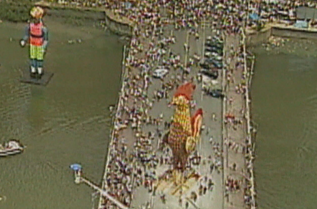 Tradição do carnaval do Recife, Galo Gigante comanda festa há 29 anos ...