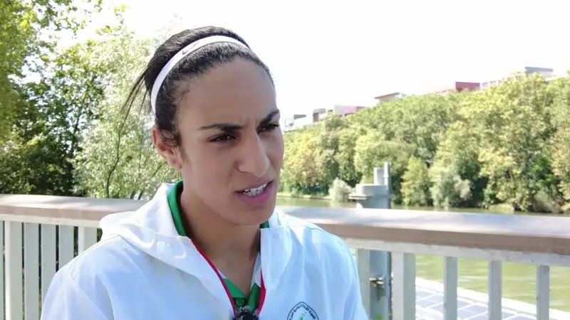 Boxeadora Imane Khelif diz que 'obstáculos geraram motivação para o ...