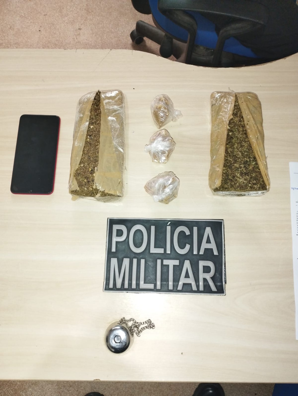 Mulher é Presa Por De Tráfico Ao Ser Flagrada Com 1kg De Drogas No