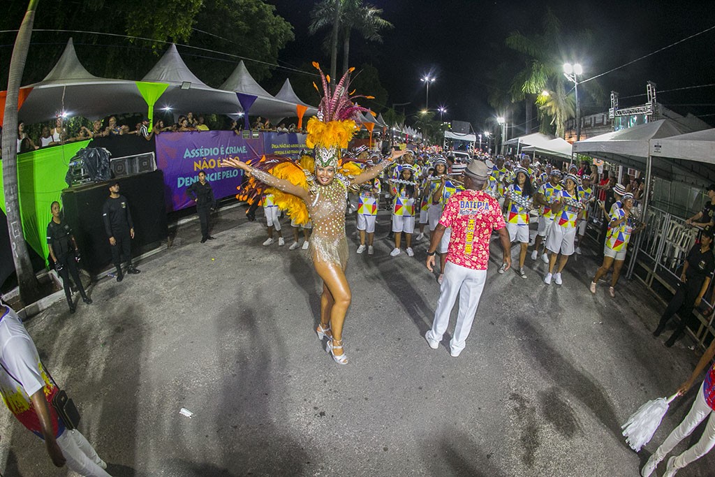 Maior do Centro-Oeste: Carnaval de Corumbá 'arrasta' multidão de ...
