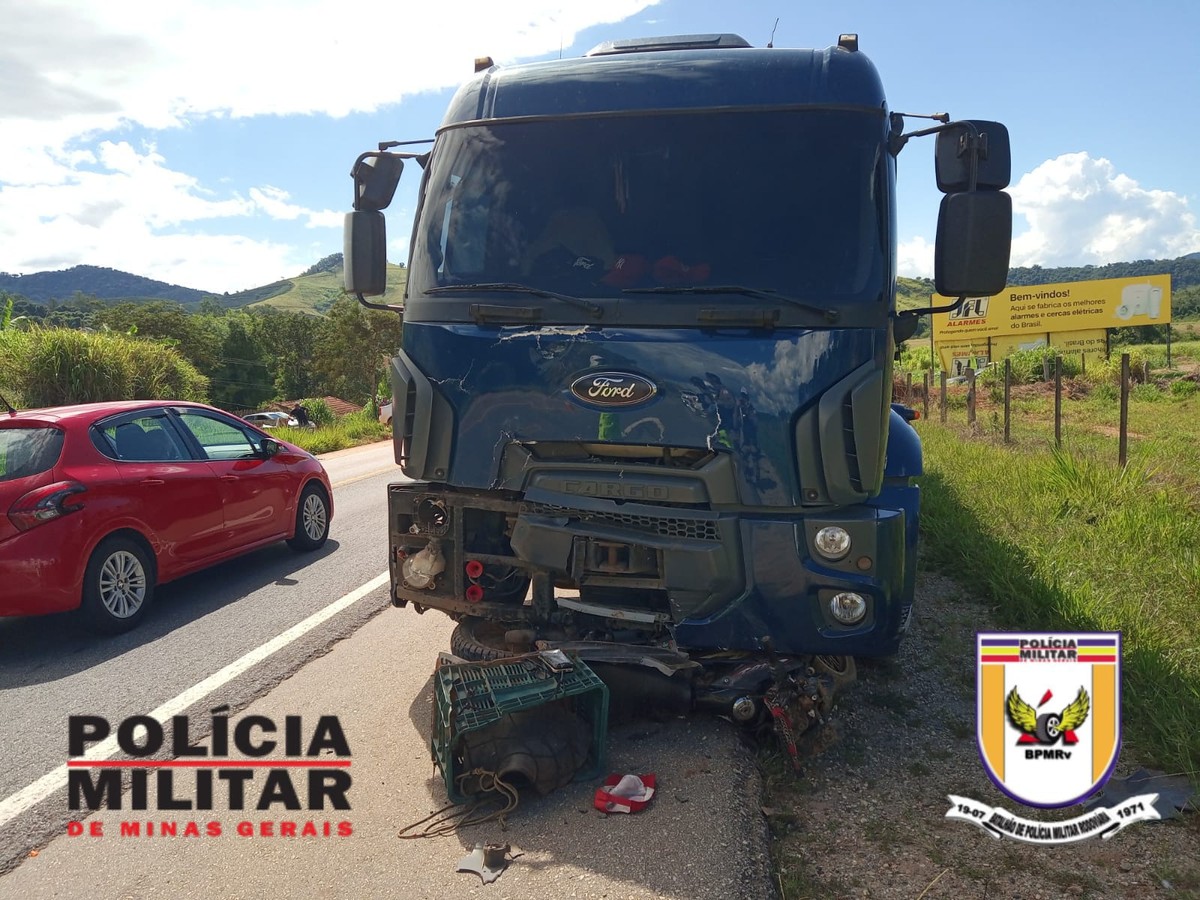 Motociclista morre após bater de frente com caminhão na BR-459, em Santa Rita do Sapucaí, MG ...