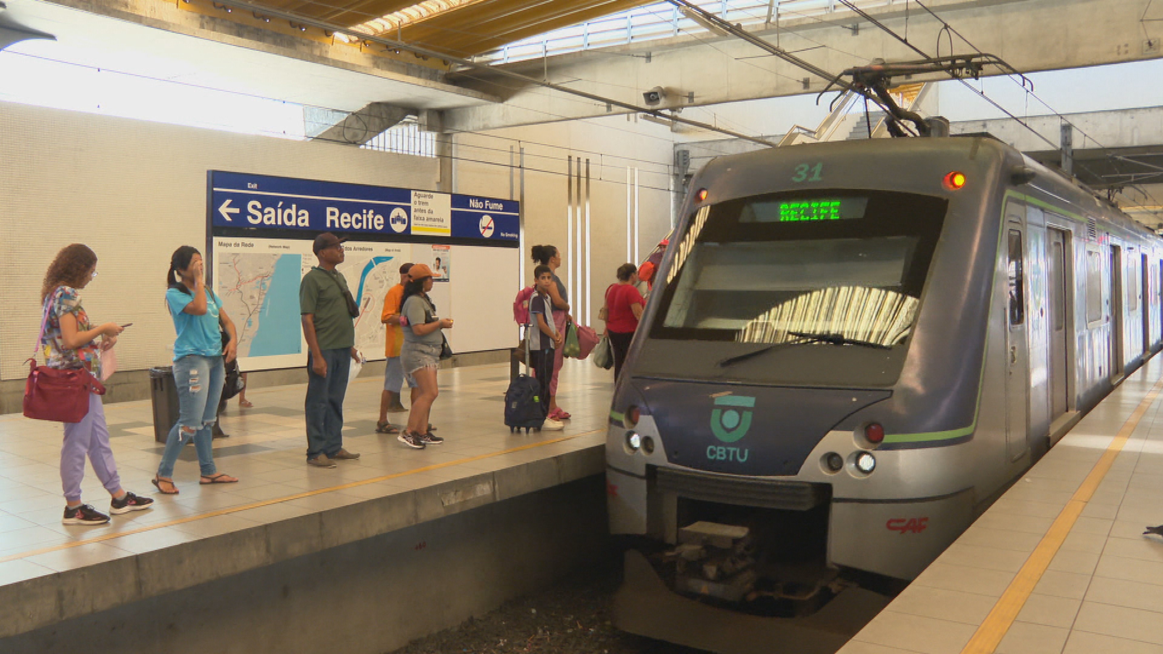 Linha Sul do Metrô do Recife volta a funcionar três dias após curtos ...