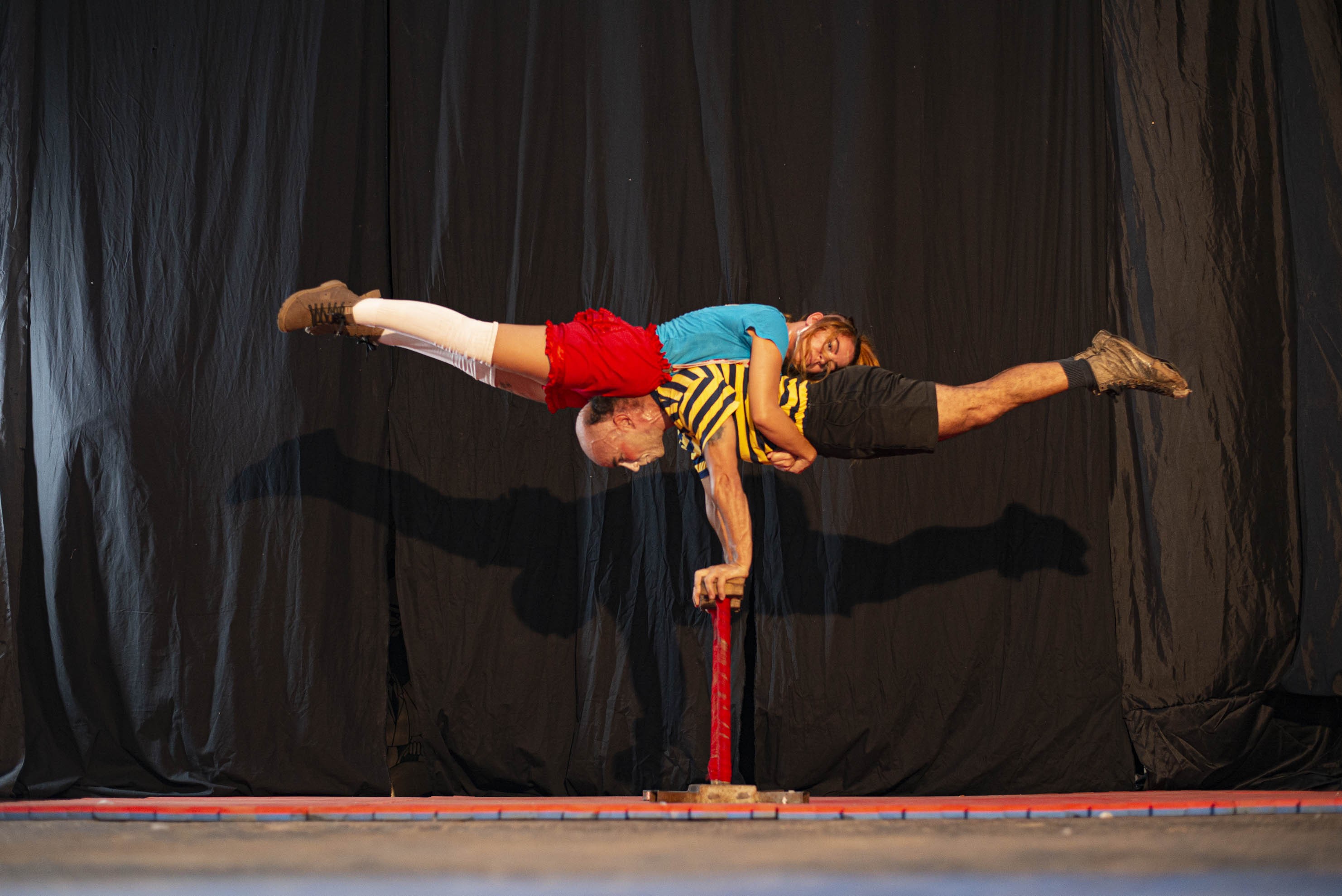 Companhia Cirquito apresenta espetáculo ‘Rompendo Fronteira’ em ...