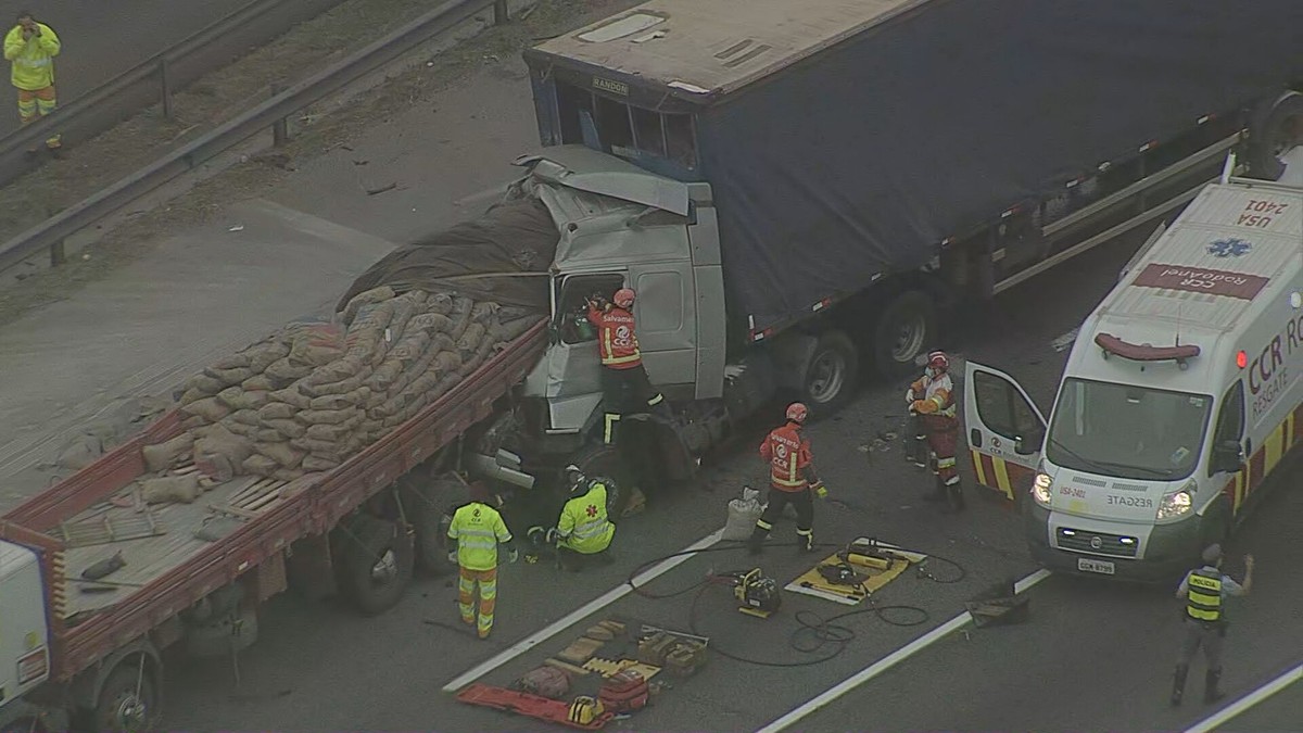 Acidente envolvendo caminhão e carreta no Rodoanel deixa duas vítimas e ...