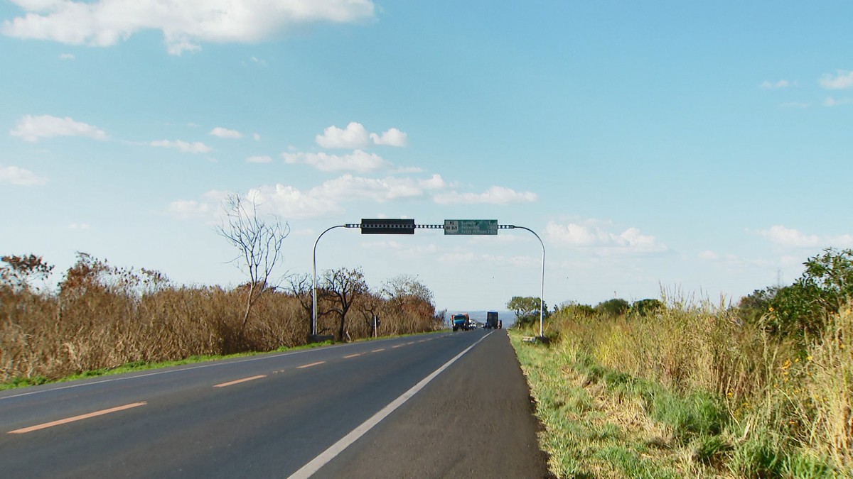 Investimentos na BR-365 e no aeroporto de Patos de Minas são anunciados ...