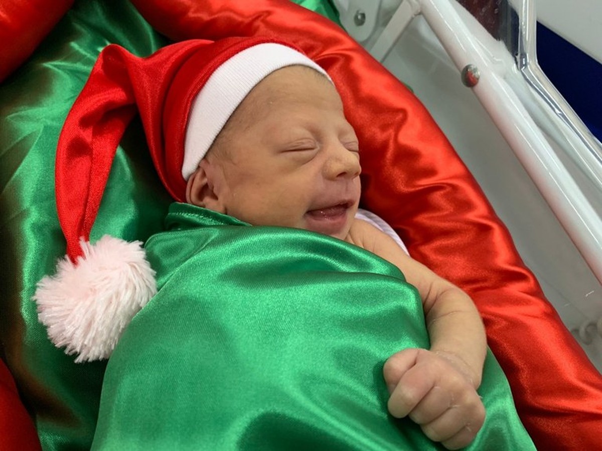 Maternidade celebra Natal com ensaio fotográfico de bebês prematuros ...