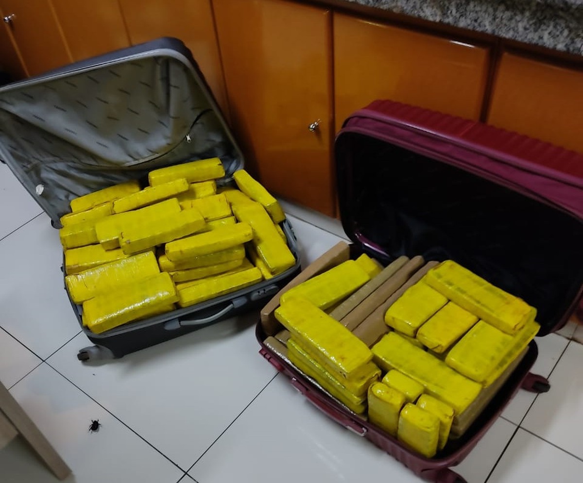 Passageiro De ônibus é Preso Após Polícia Encontrar 67 Kg De Maconha Em