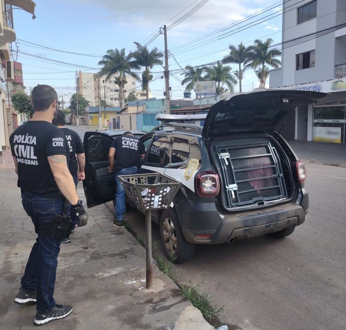 Polícia Civil Cumpre Mandados Em Operação Contra Trio Que Disputava