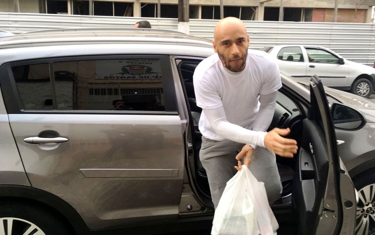 Ex-goleiro Edinho é transferido para o Presídio de Tremembé, no ...