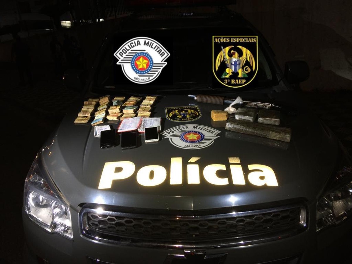 Trio é Preso Após Ser Flagrado Com Drogas E Tentar Subornar Policiais