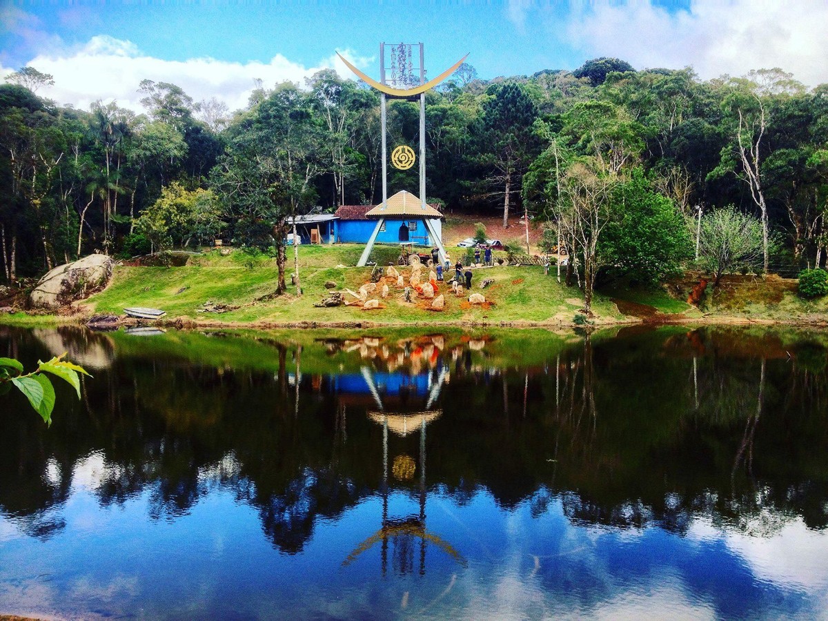Em sincronia com Hiroshima, no Japão, templo budista do interior de SP toca Sino da Paz durante ...