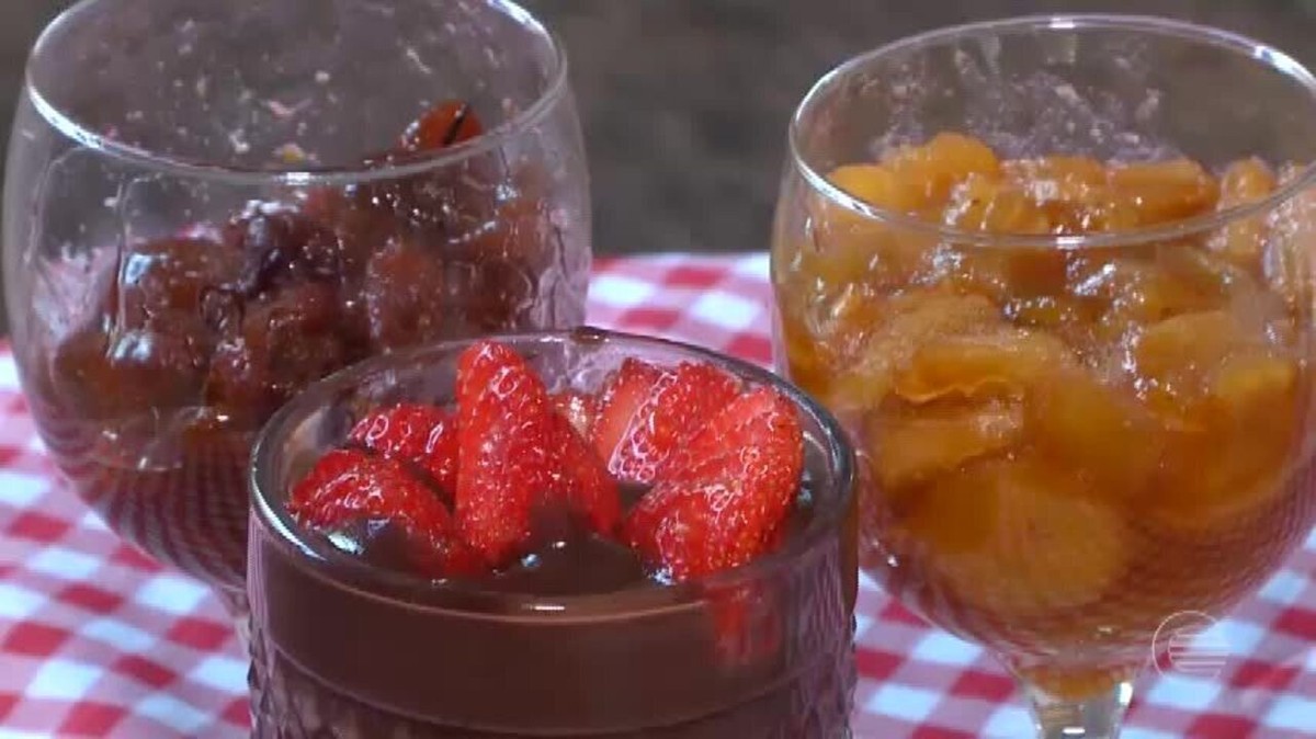 Aprenda a preparar um delicioso doce de açaí com uma receita fácil de ...