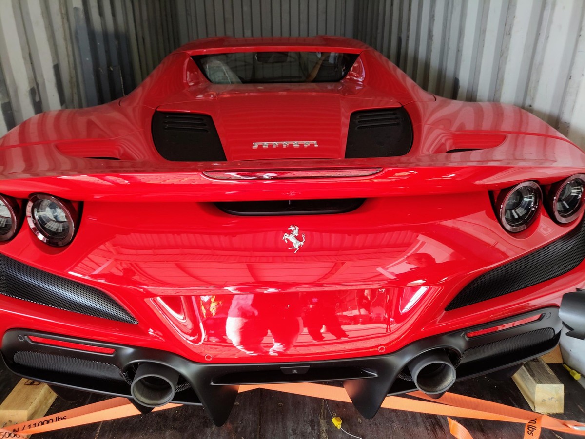 Ferrari de R$ 5 milhões, apreendida no Porto do Rio, será leiloada pela ...