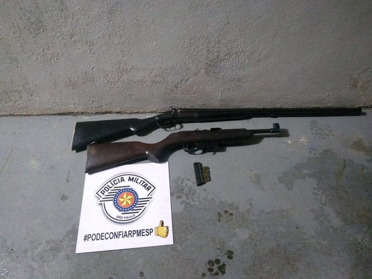 Polícia localiza espingardas em carro e prende dois homens por porte ilegal no Vale do Ribeira ...