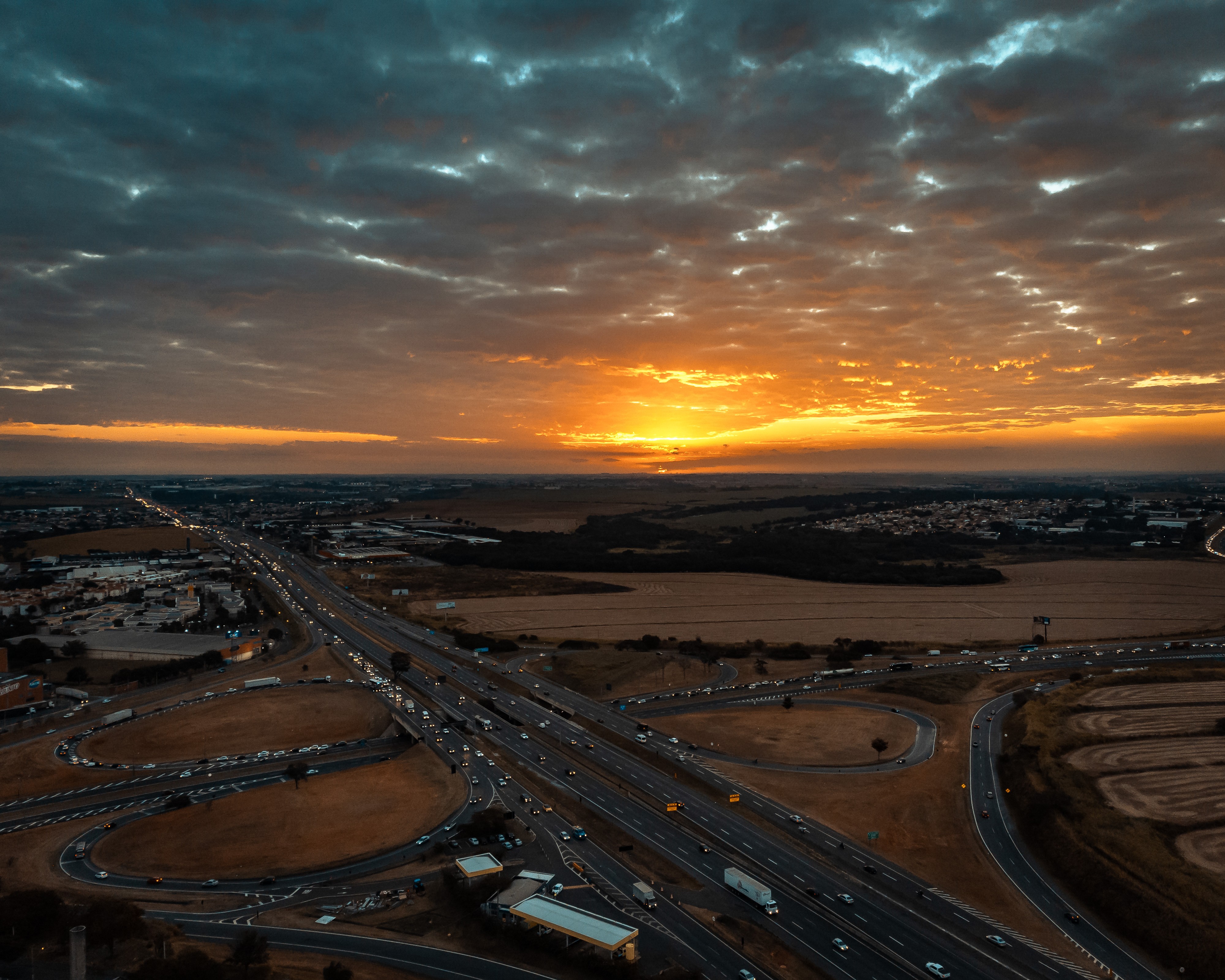 Região de Campinas terá fluxo de 5,3 milhões de veículos no feriado | G1