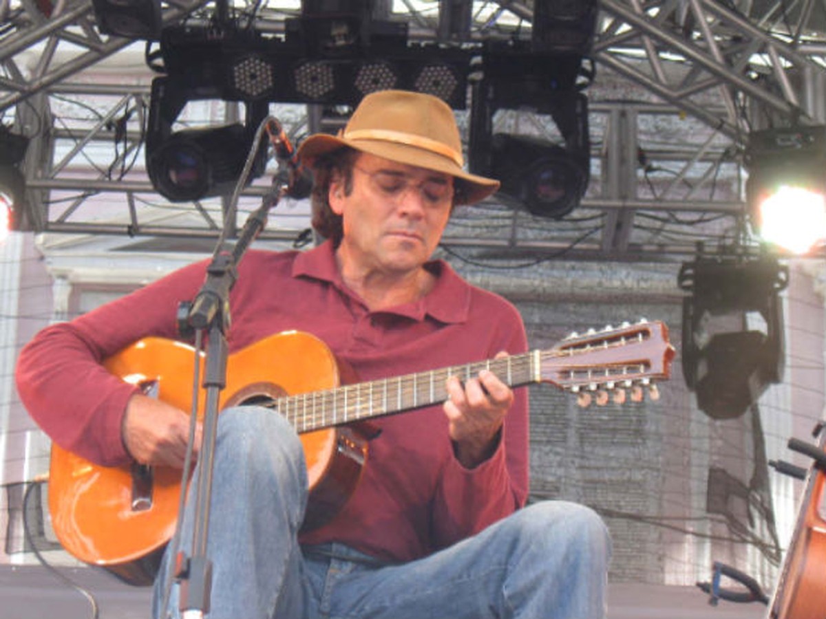 Almir Sater se apresenta neste sábado na Praça de Eventos de Poá | Mogi ...