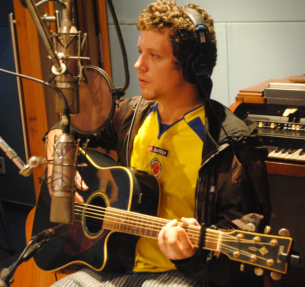 Chico Chico apronta o primeiro álbum solo com onze músicas autorais ...