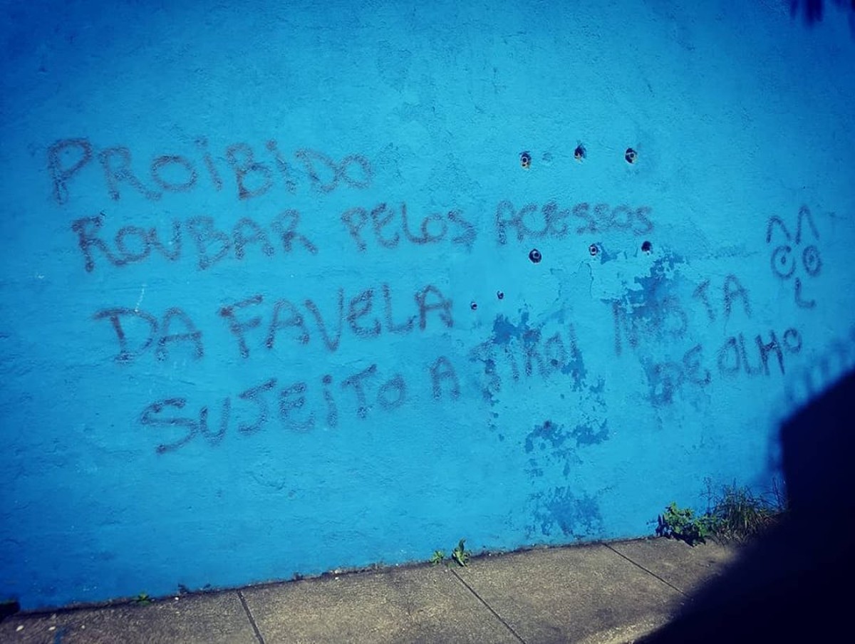Muro de escola municipal no ES tem pichação: 'Proibido roubar, sujeito ...