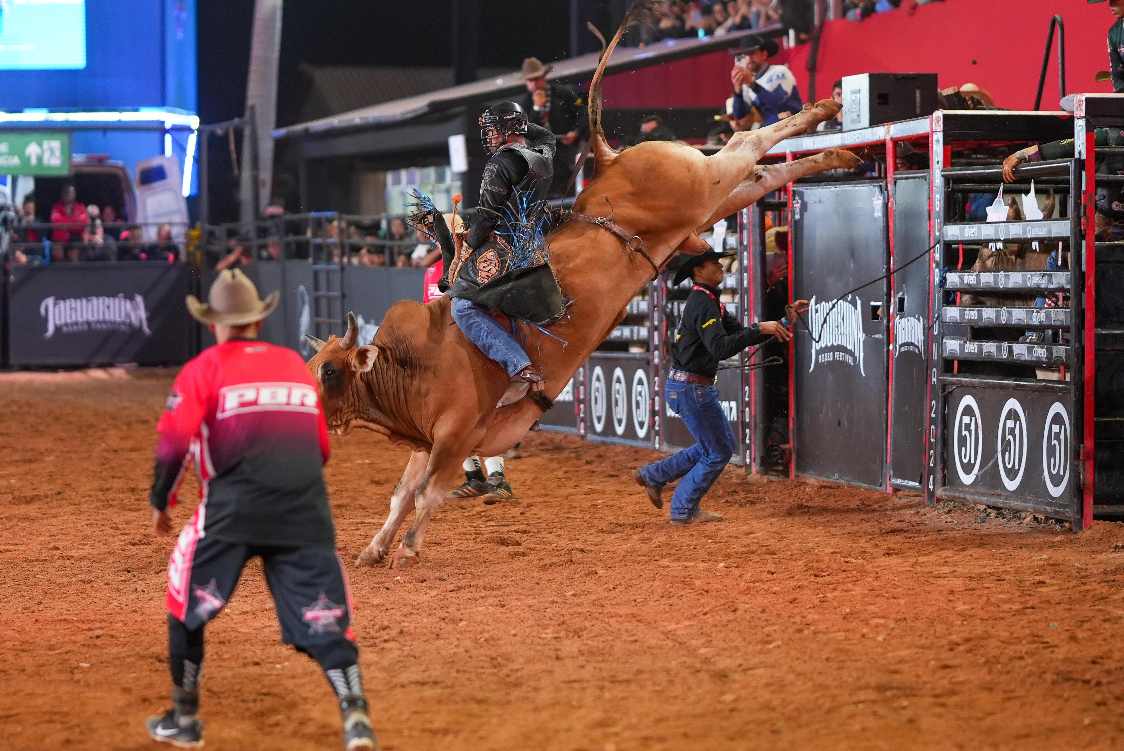 Keila Mendonça e time Cowboys vencem provas de montaria do Jaguariúna ...
