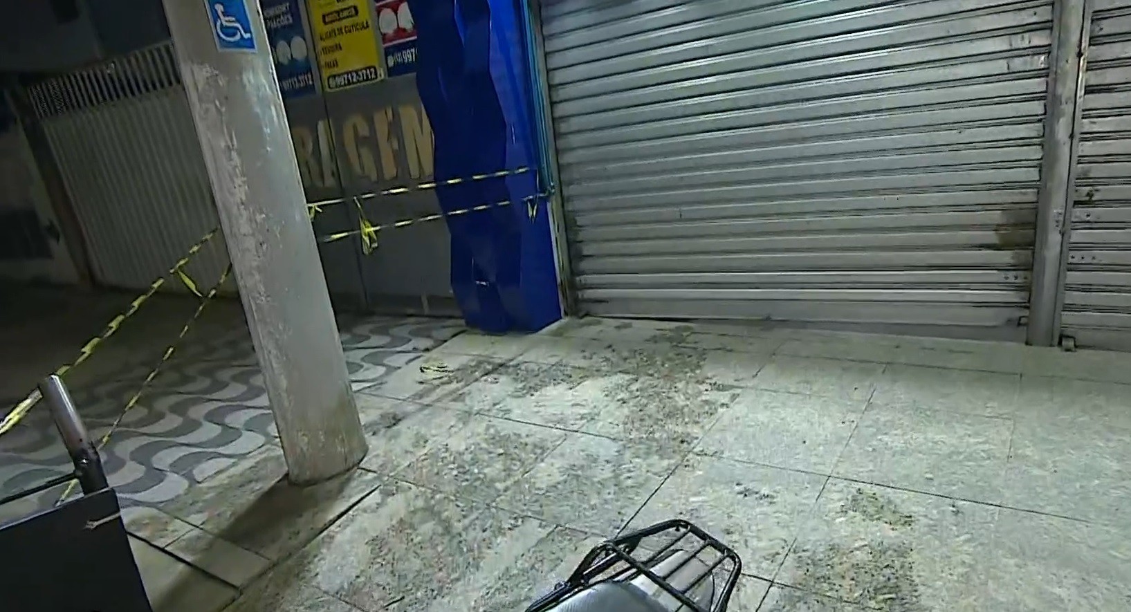 PM de folga reage a assalto e mata suspeito a tiros em mercado