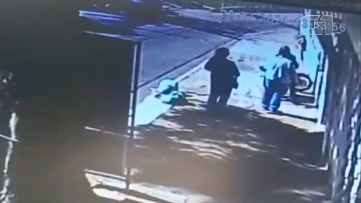 Vídeo Mostra Briga Por Causa De Latido De Cão Que Terminou Com Homem