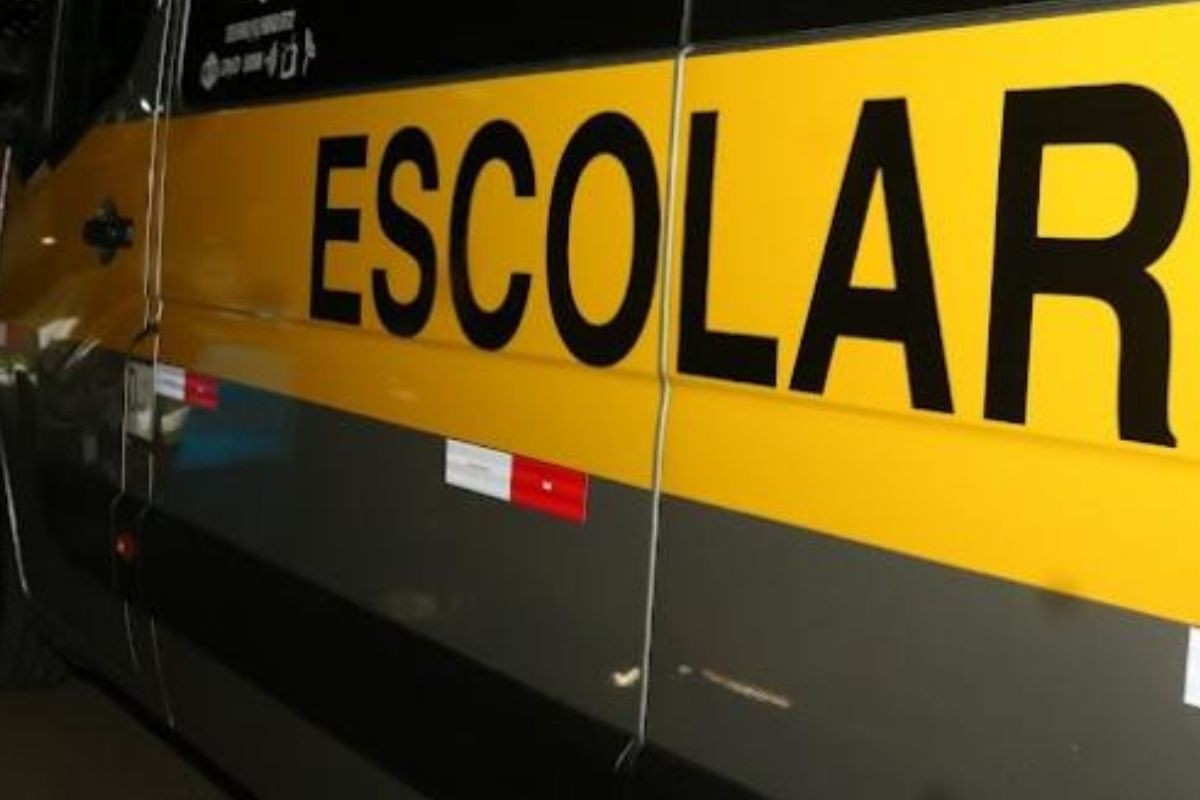 Idoso morre após ser atropelado por ônibus escolar no litoral de SP | Santos e Região | G1