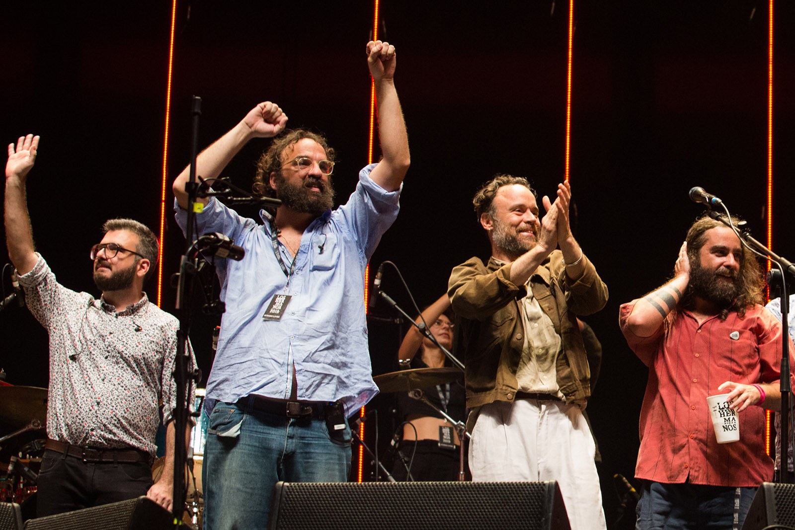 Los Hermanos perpetua show de 2019 em álbum com 27 músicas captadas em ...