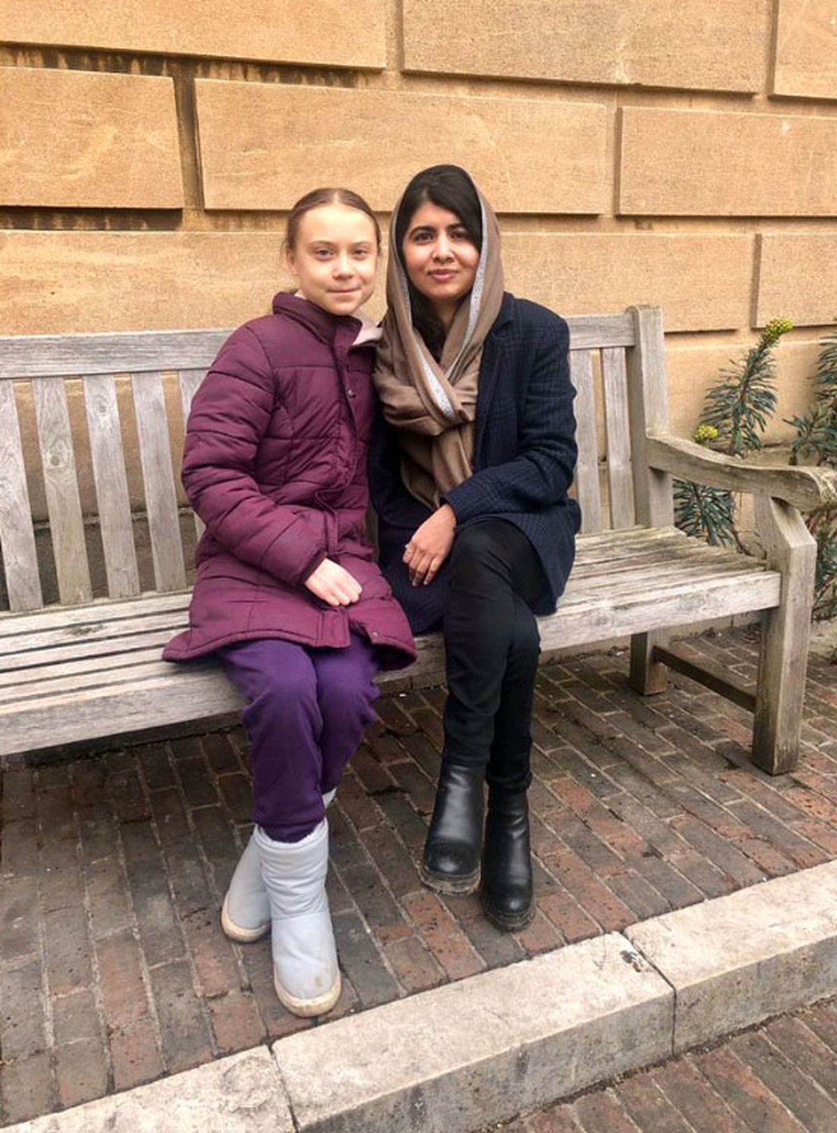 Greta Thunberg e Malala Yousafzai se encontram na universidade de ...