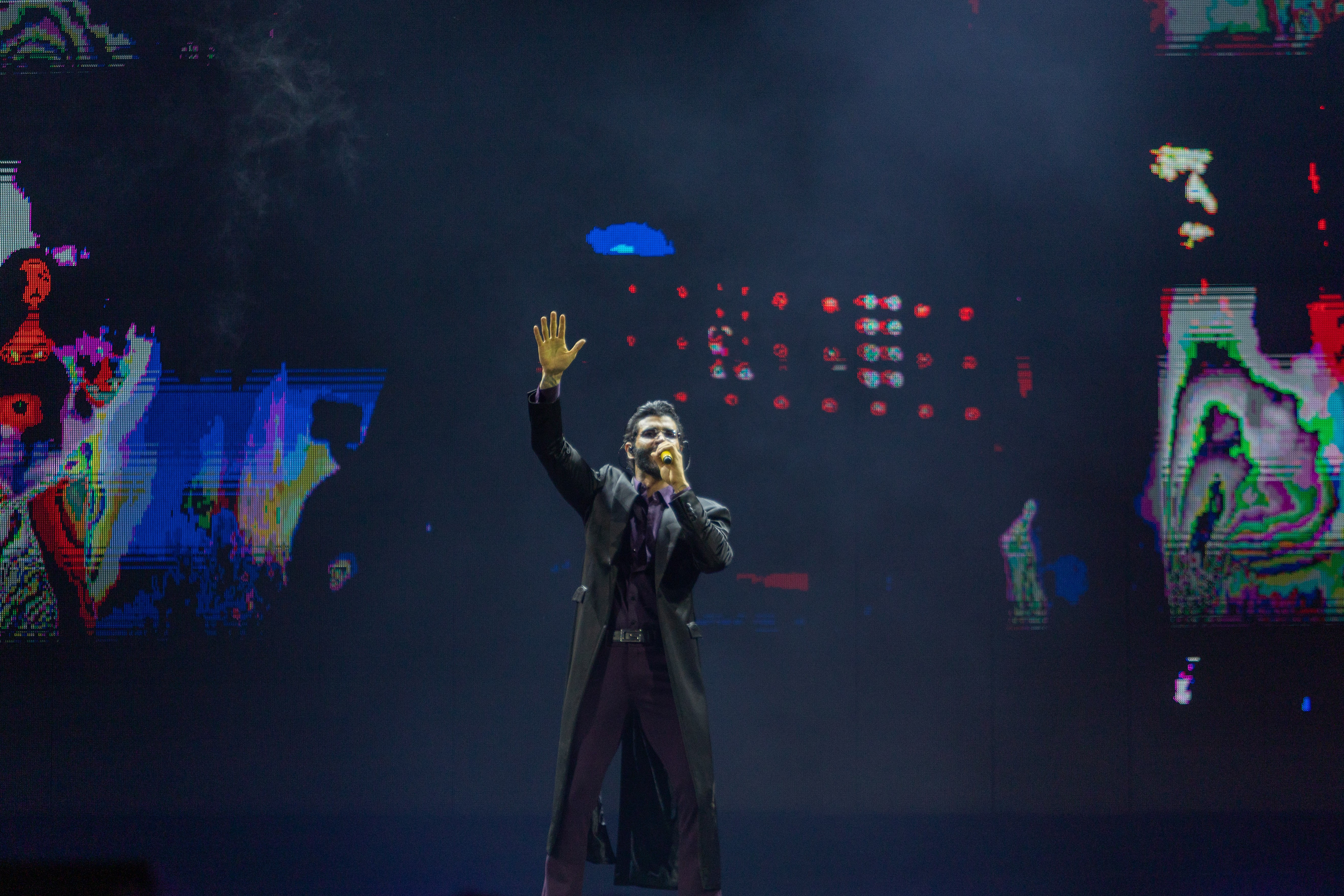 Gusttavo Lima 'voa' sobre o público e grava duas músicas novas | G1