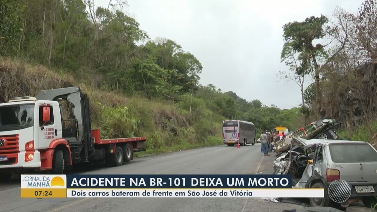 Motorista morre após carros baterem de frente na BR-101, no sul da ...