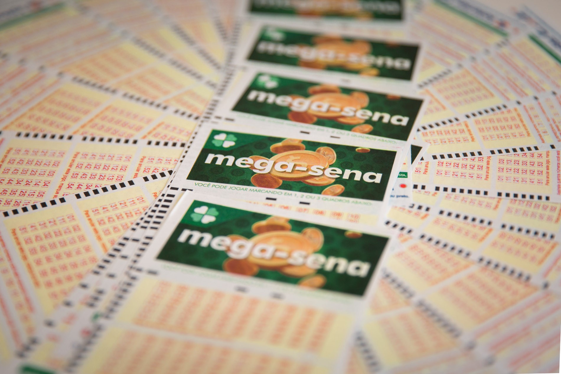 Mega-Sena, concurso 2.254: ninguém acerta as seis dezenas e prêmio vai ...
