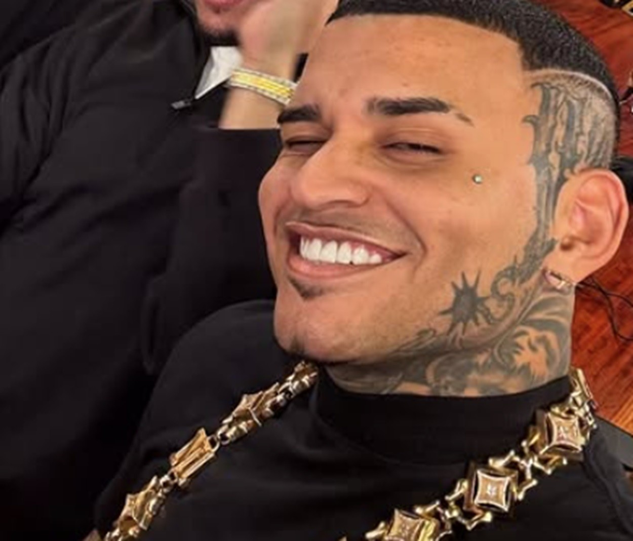 Porsche de Anderson Neiff bate em poste na BR-232: 'Pessoal pensou que ...