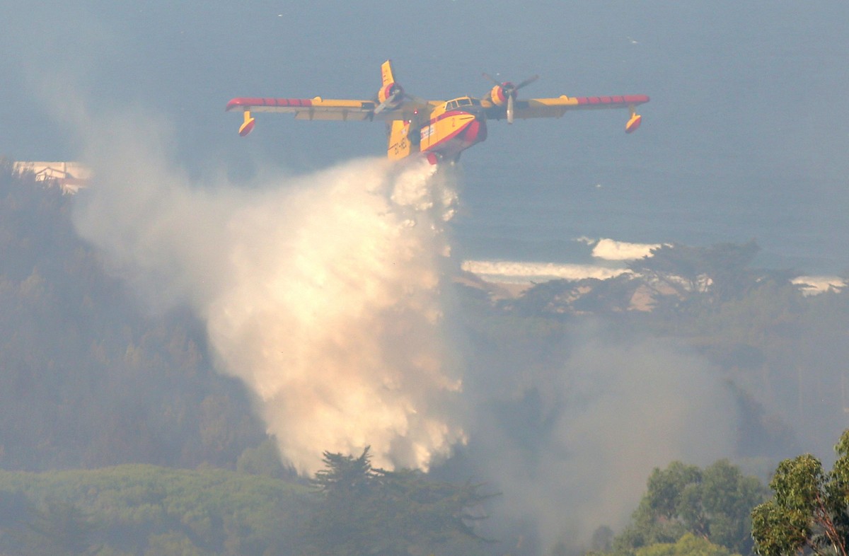 Mais de 700 bombeiros combatem incêndio em Portugal | Mundo | G1