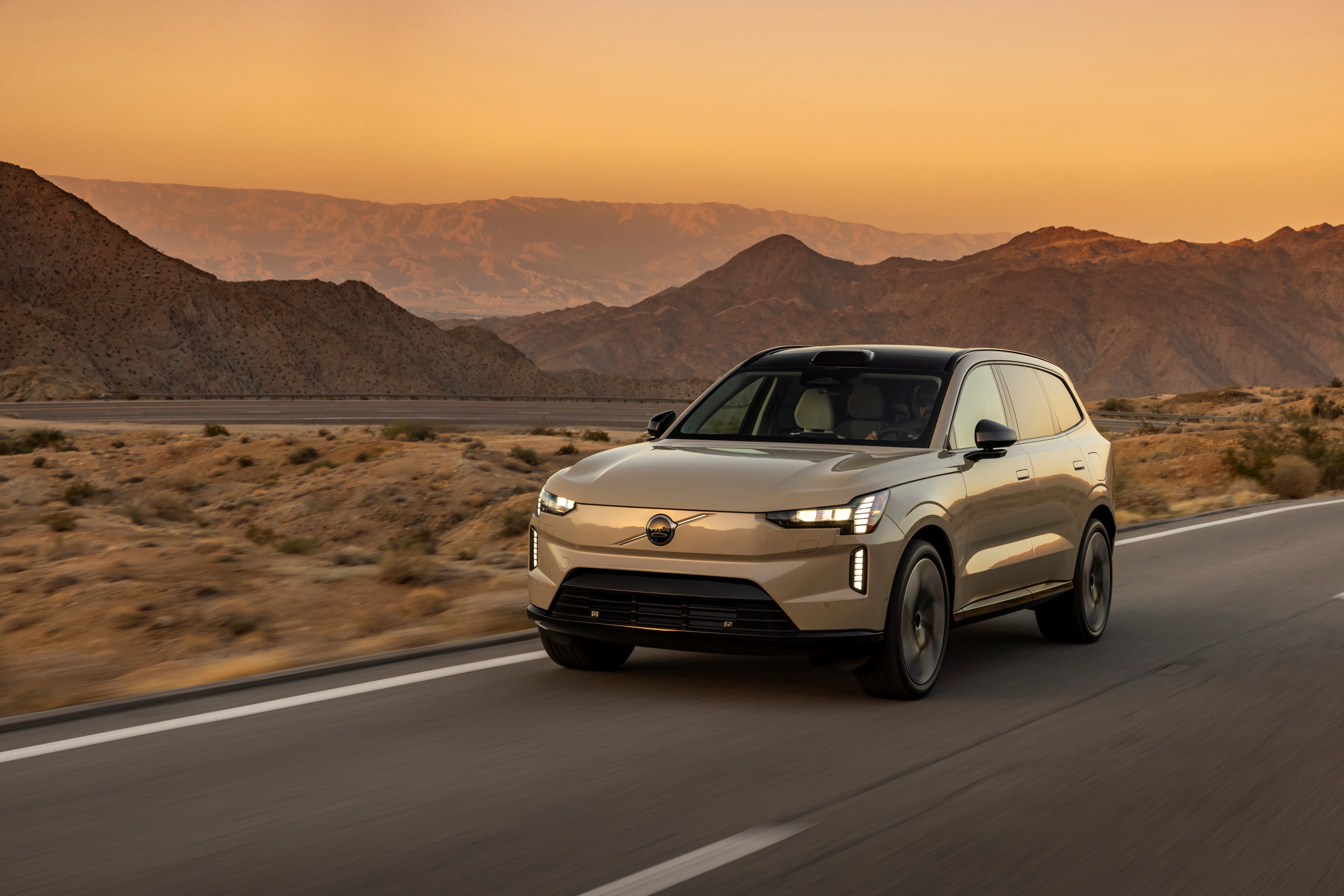 Volvo EX90 mostra que o SUV mais caro da marca passa longe da ...