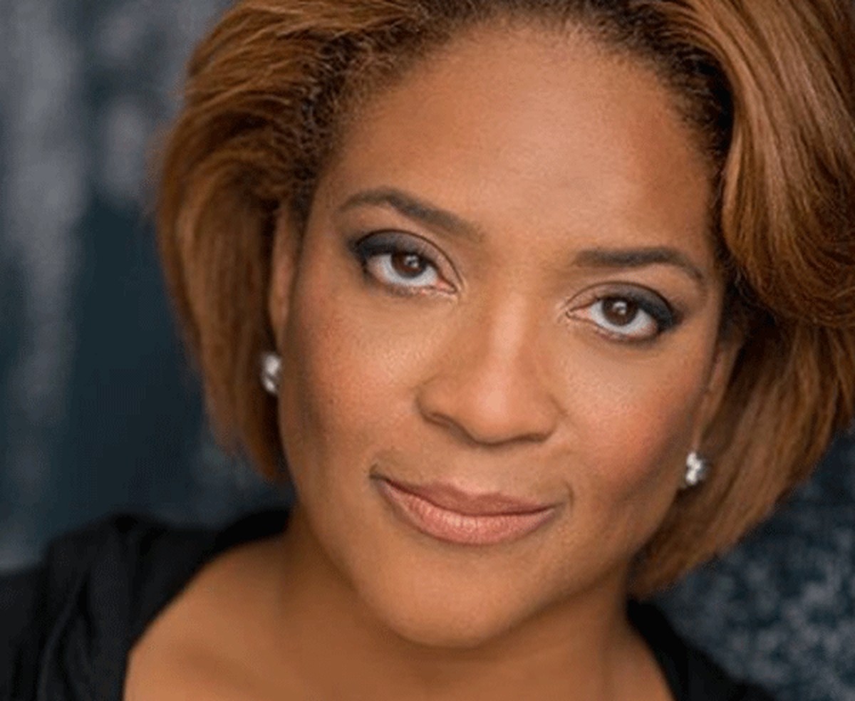 DuShon Monique Brown, atriz da série 'Chicago Fire', morre aos 49 anos