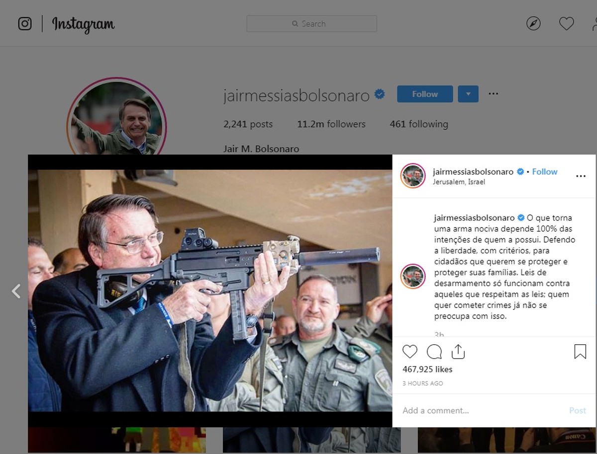 Em Israel, Bolsonaro publica foto com arma e critica leis de ...
