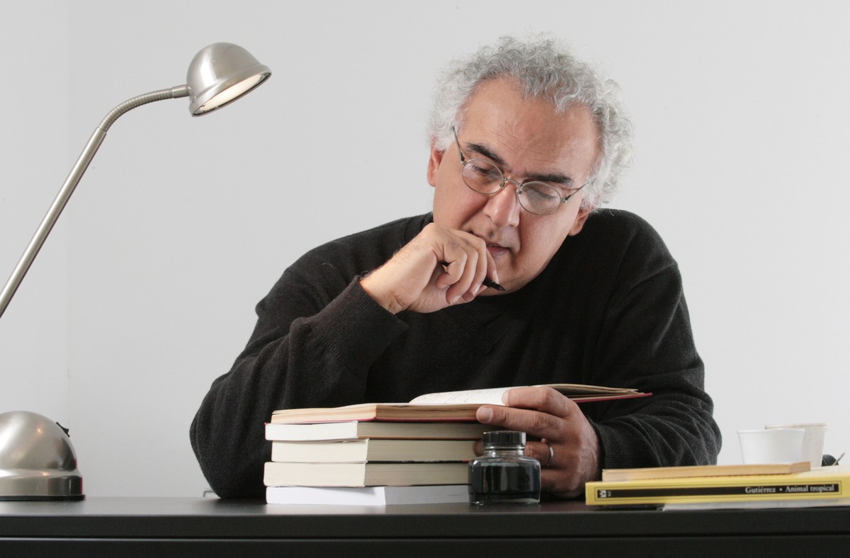 Grande nome da literatura brasileira, amazonense Milton Hatoum completa ...