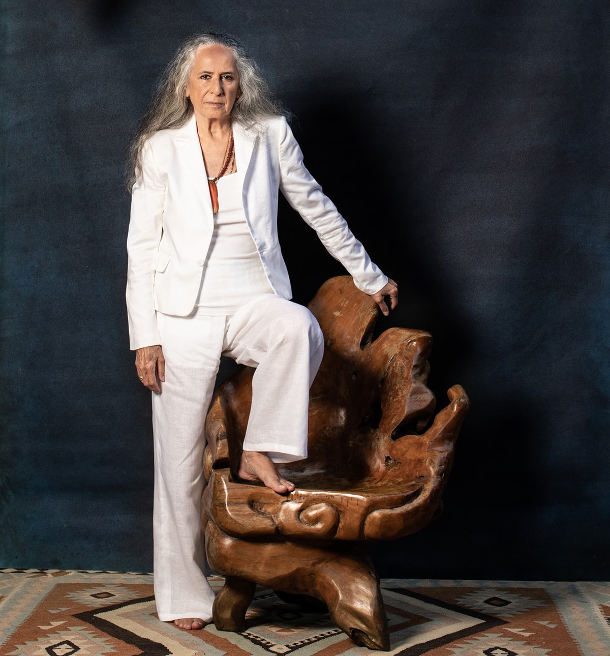 Maria Bethânia faz 75 anos e anuncia 'A flor encarnada', primeiro ...