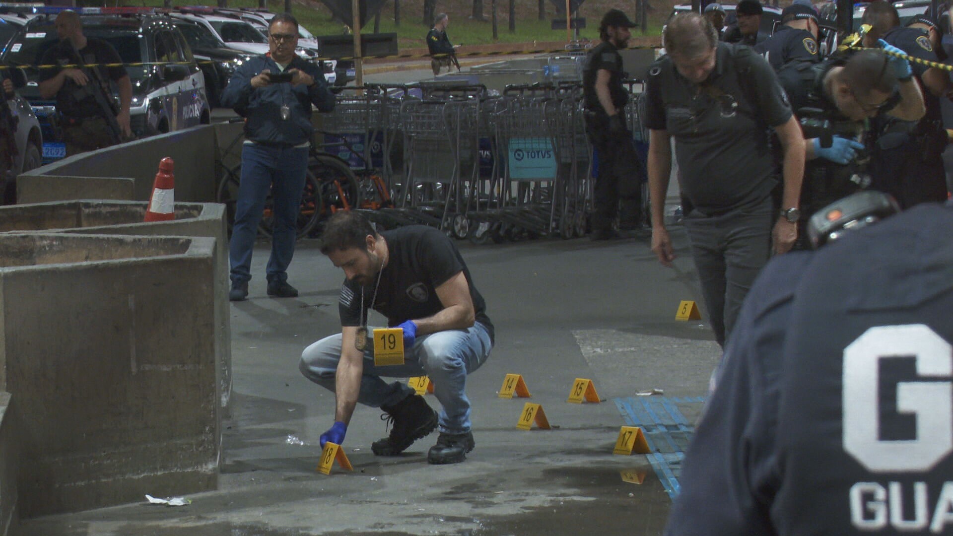 Força-tarefa cumpre mandados de busca e apreensão contra 9 PMs da ...