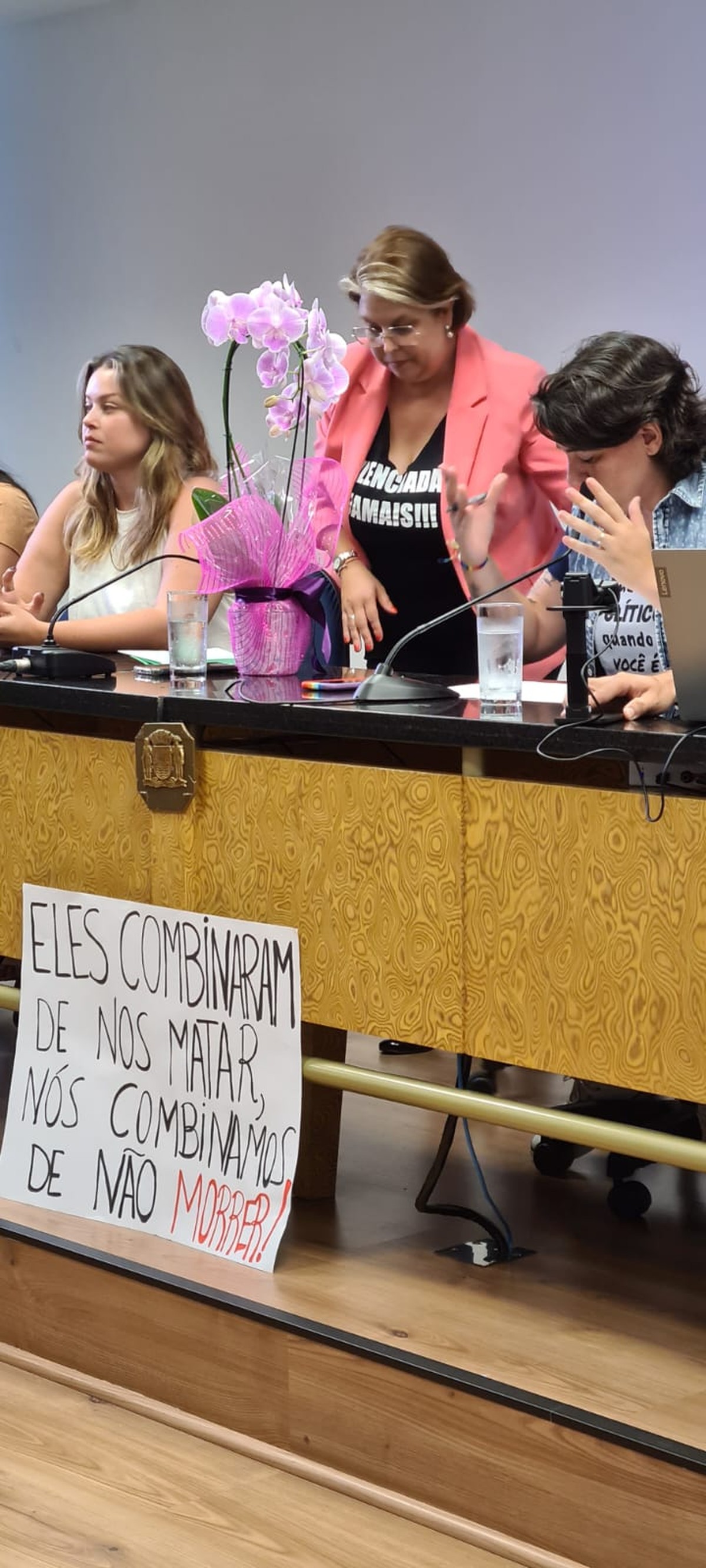 'Combinamos de não morrer', dizem vereadoras de SC ameaçadas de morte ...