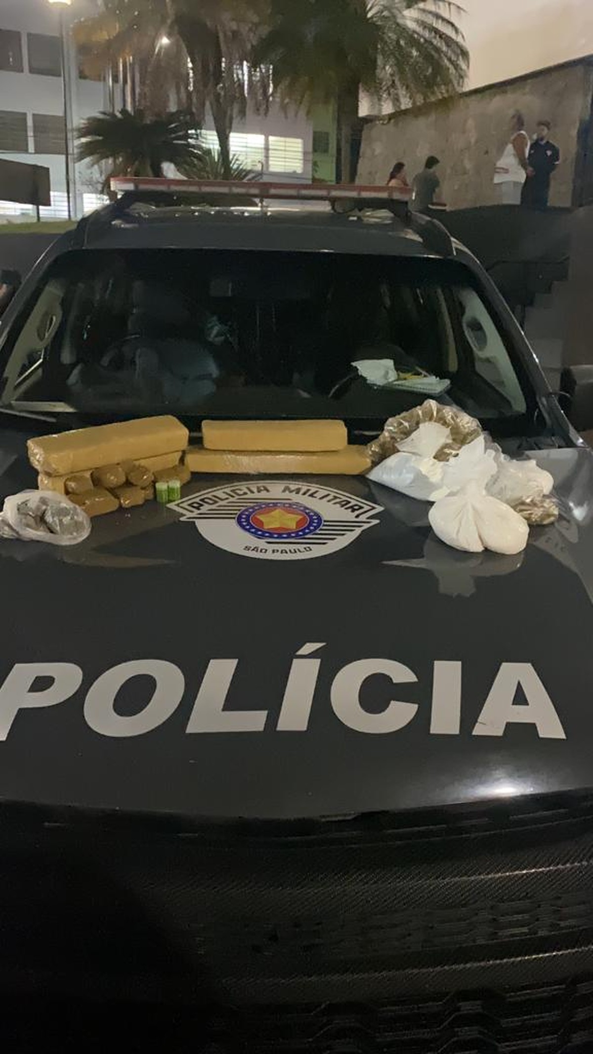 Homem de 32 anos é preso com tijolos de maconha dentro da geladeira em ...