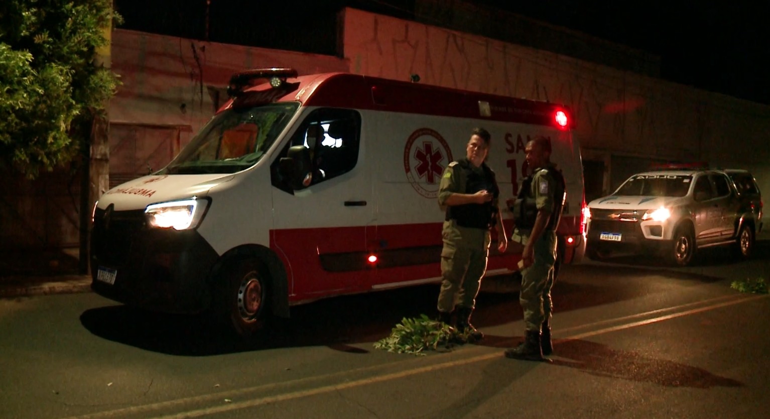 Suspeito morre ao ser baleado durante tentativa de assalto à casa de policial militar em ...