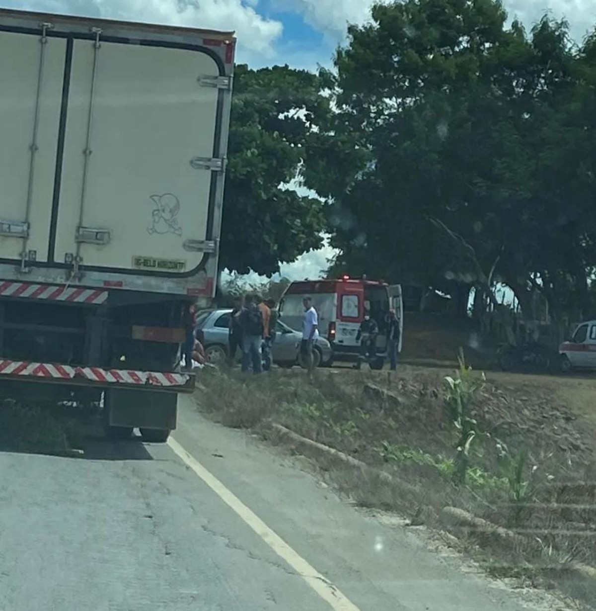 Mulher morre e homem fica ferido após caírem de moto na MG-401, em Verdelândia | Grande Minas | G1