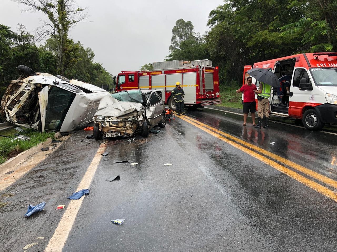 Uma pessoa morre e outras três ficam feridas em acidente na MG-050, próximo à cidade de Pimenta ...
