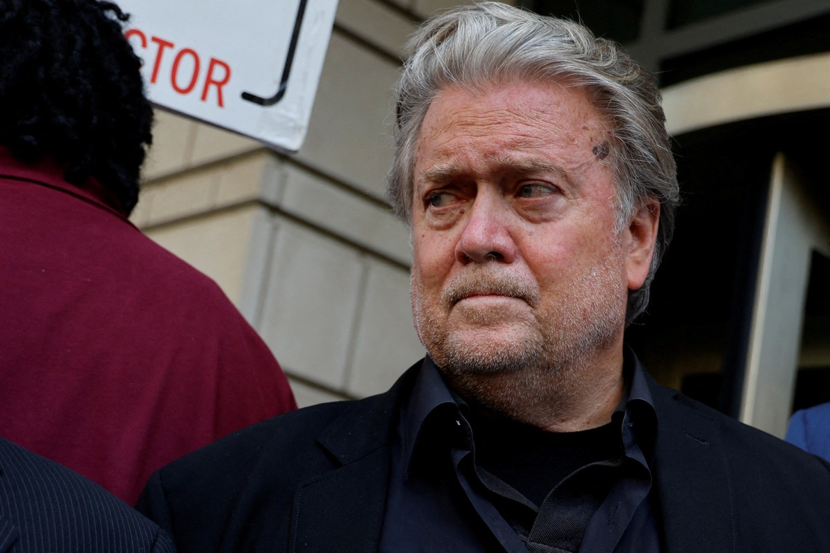 Steve Bannon se entrega em Nova York | Mundo | G1