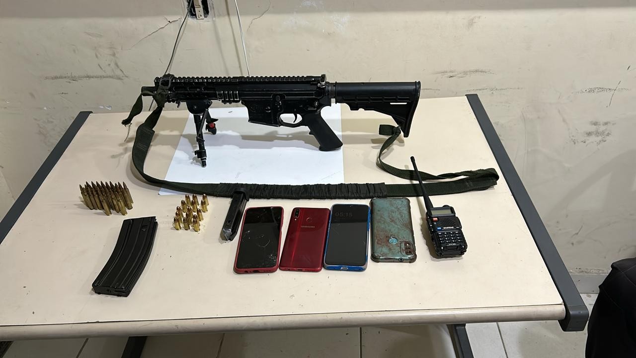 Suspeito De Envolvimento Com O Tráfico Morre E Outro é Baleado Em